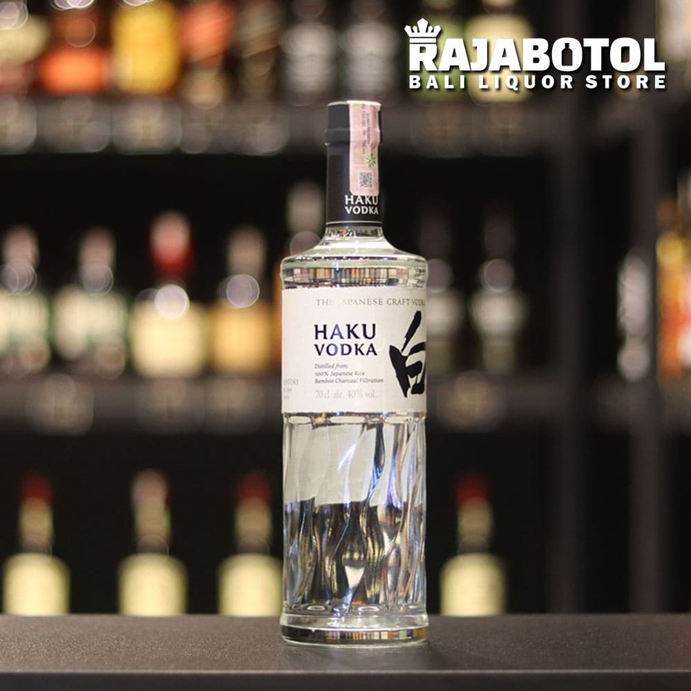 HAKU SUNTORY VODKA 700ML – A Masterpiece of Japanese Craftsmanship